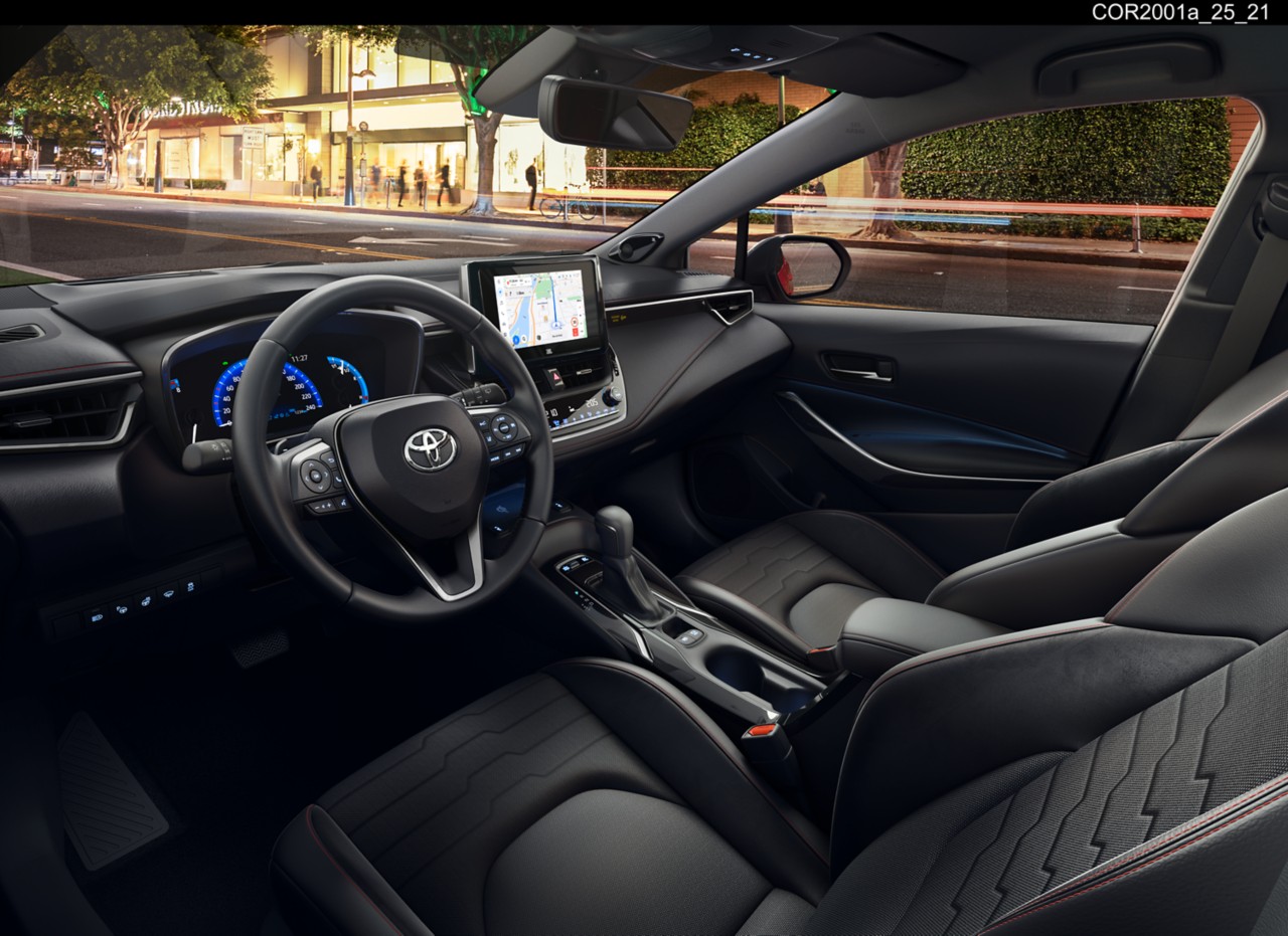 Masini compacte de clasa medie | Toyota Romania