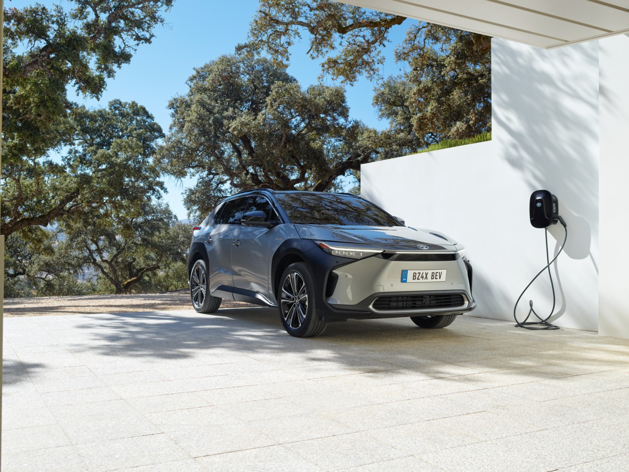 Charging your Toyota electrified vehicle | Toyota